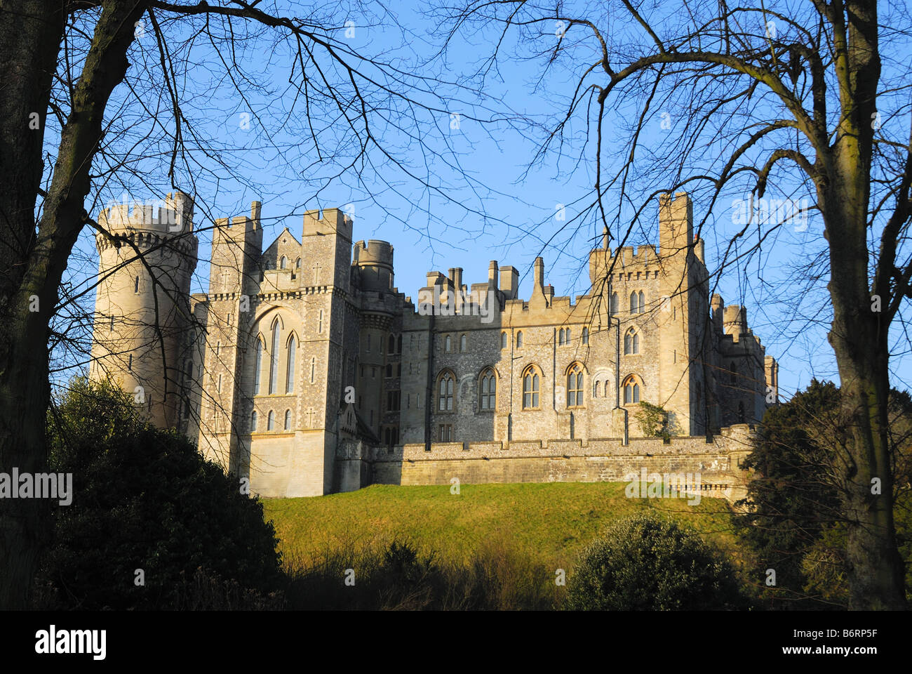 Arundel castle hi-res stock photography and images - Alamy