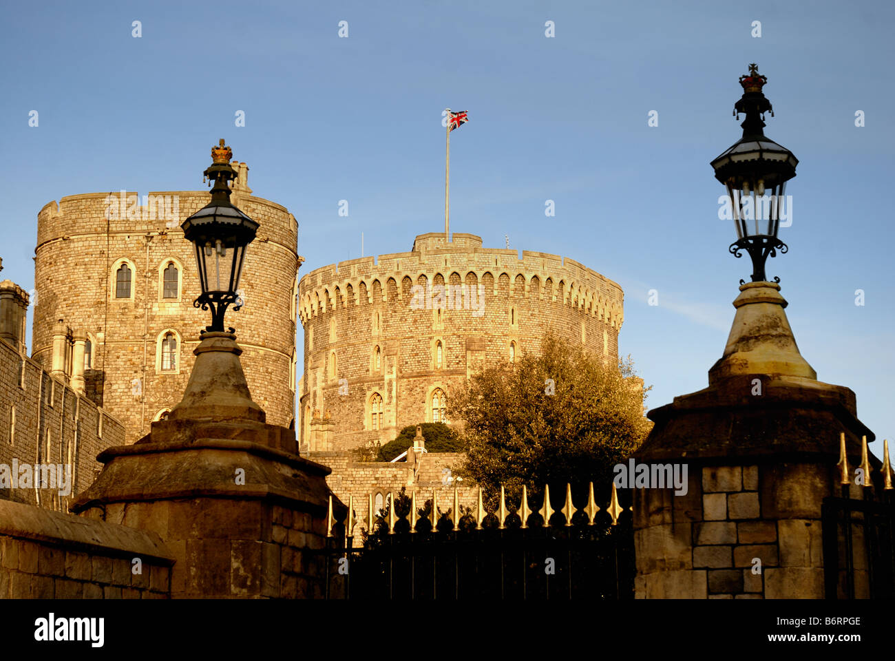 Windsor Castle Round Tower Stock Photos & Windsor Castle Round Tower ...