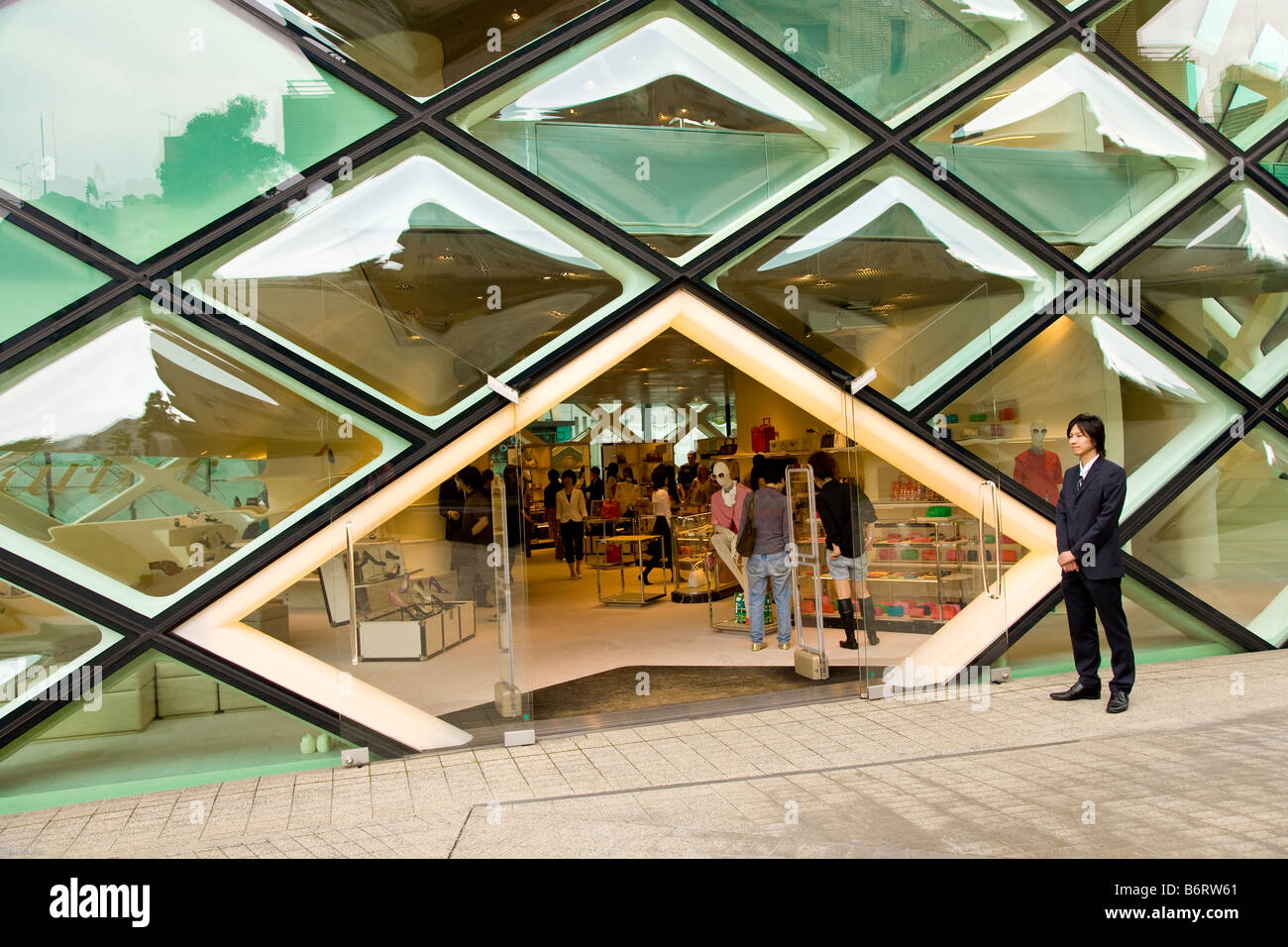 Japanese fashion shop entrance in Tokyo Stock Photo - Alamy