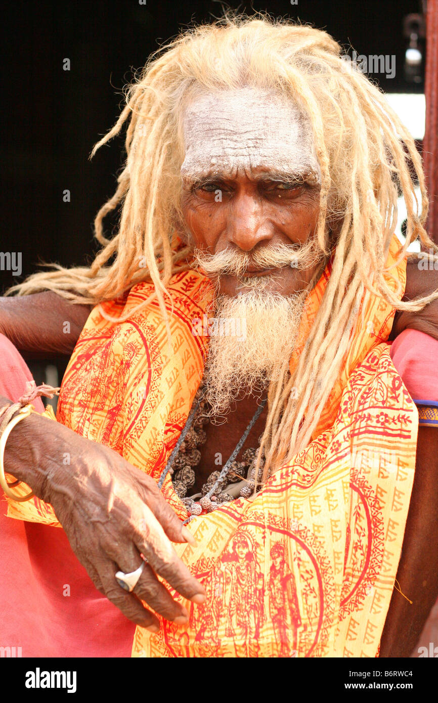 Elderly hindu man hi-res stock photography and images - Alamy