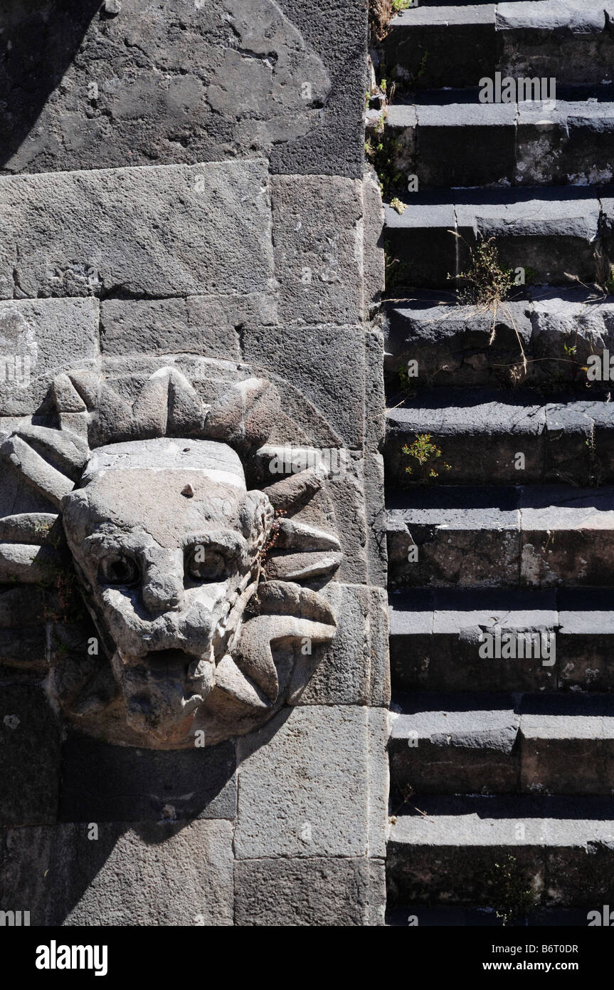 Quetzalcoatl head temple feathered serpent hi-res stock photography and ...