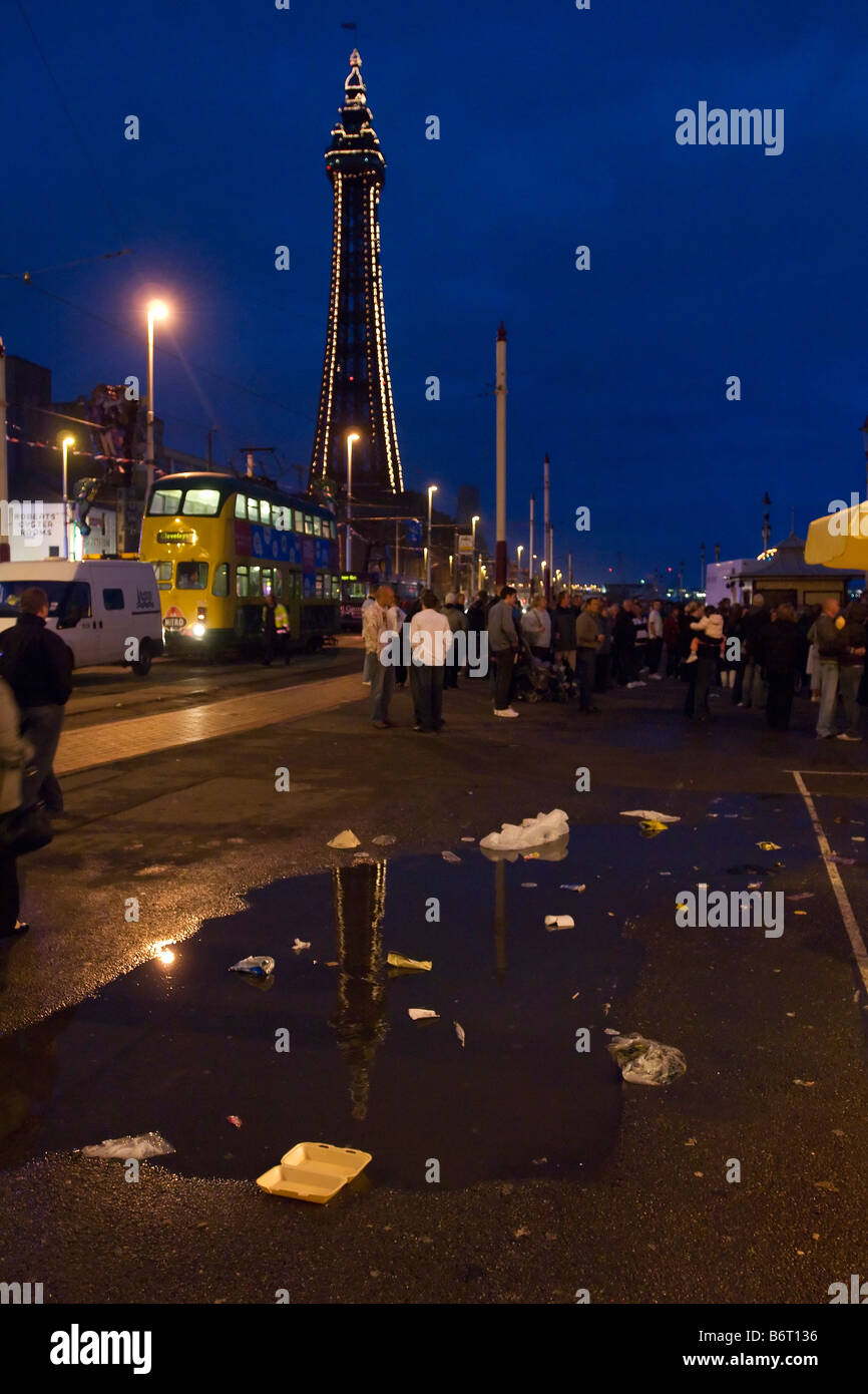 Blackpool at night hi-res stock photography and images - Alamy