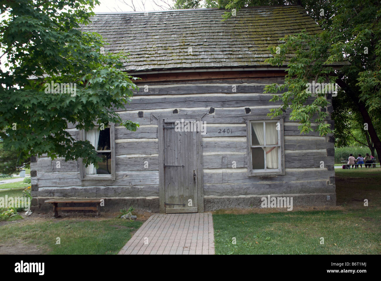 Historic log cabin built in 1850 in Taylor Michigan Stock Photo - Alamy