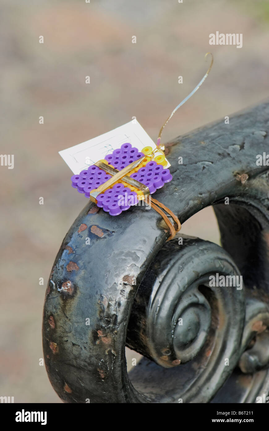 Bench note hi-res stock photography and images - Alamy