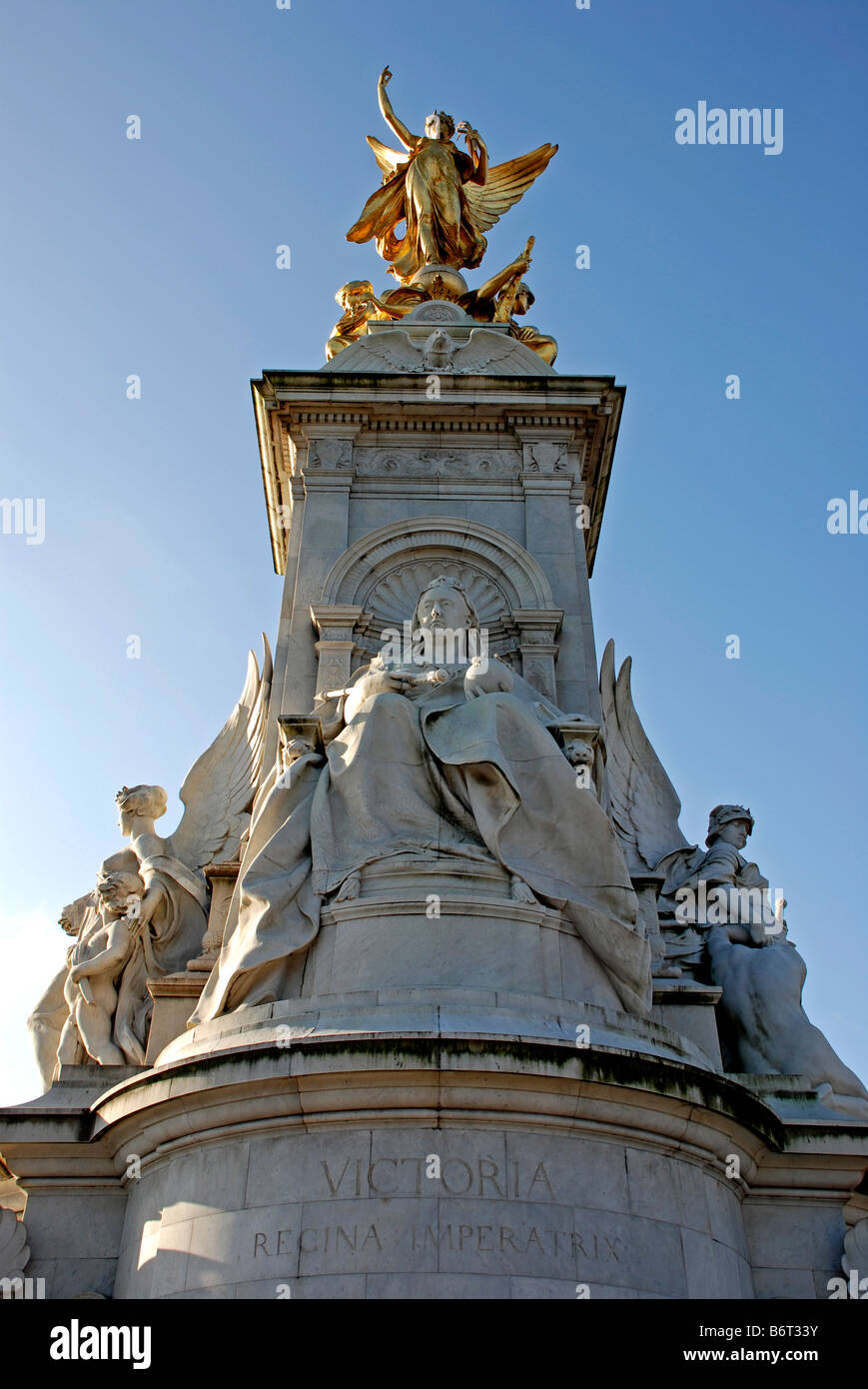 Front view victoria memorial hi-res stock photography and images - Alamy