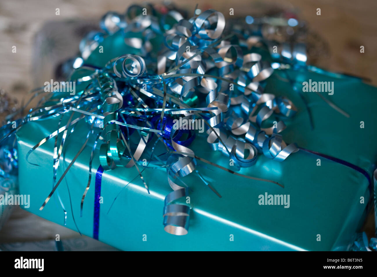 Christmas wrapping present hi-res stock photography and images - Alamy