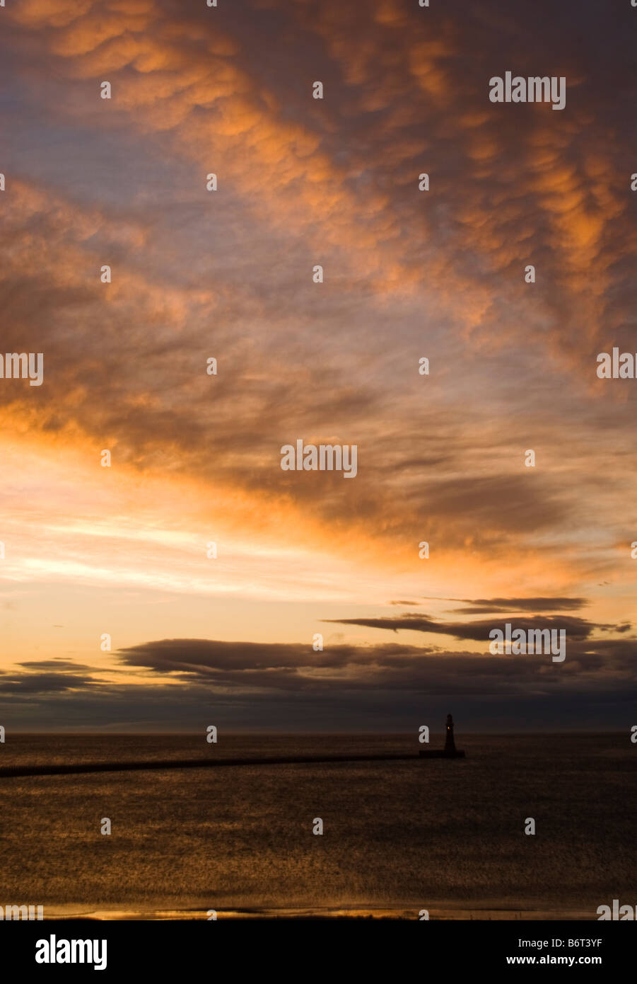 Early morning streaks in the sky Stock Photo - Alamy