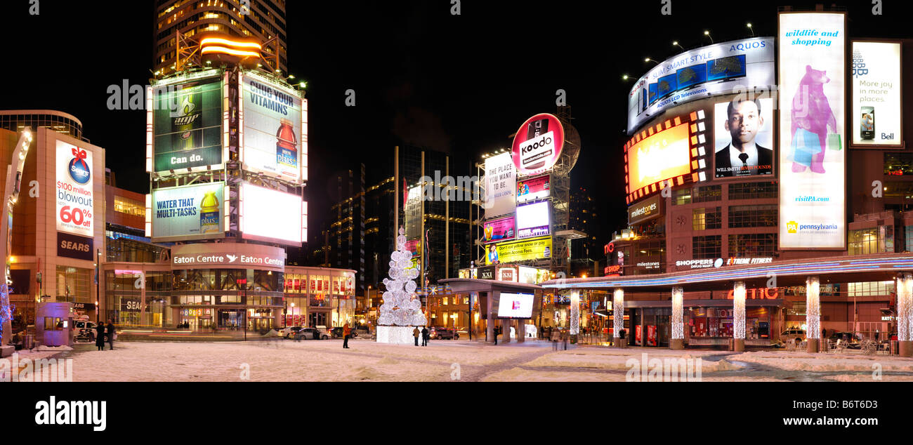 Yonge-Dundas Square in downtown Toronto Stock Photo - Alamy