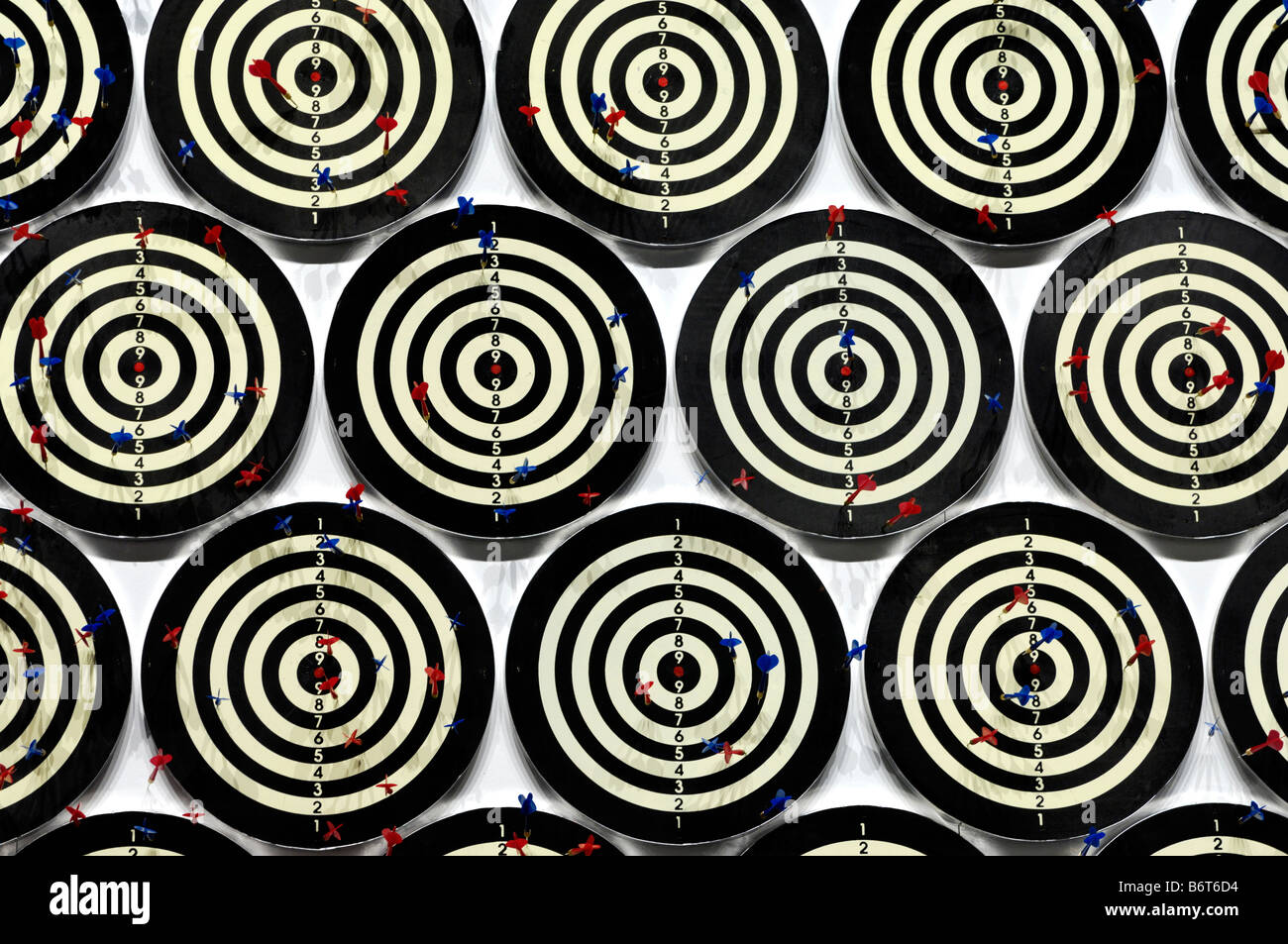 Contrast darts hi-res stock photography and images - Alamy