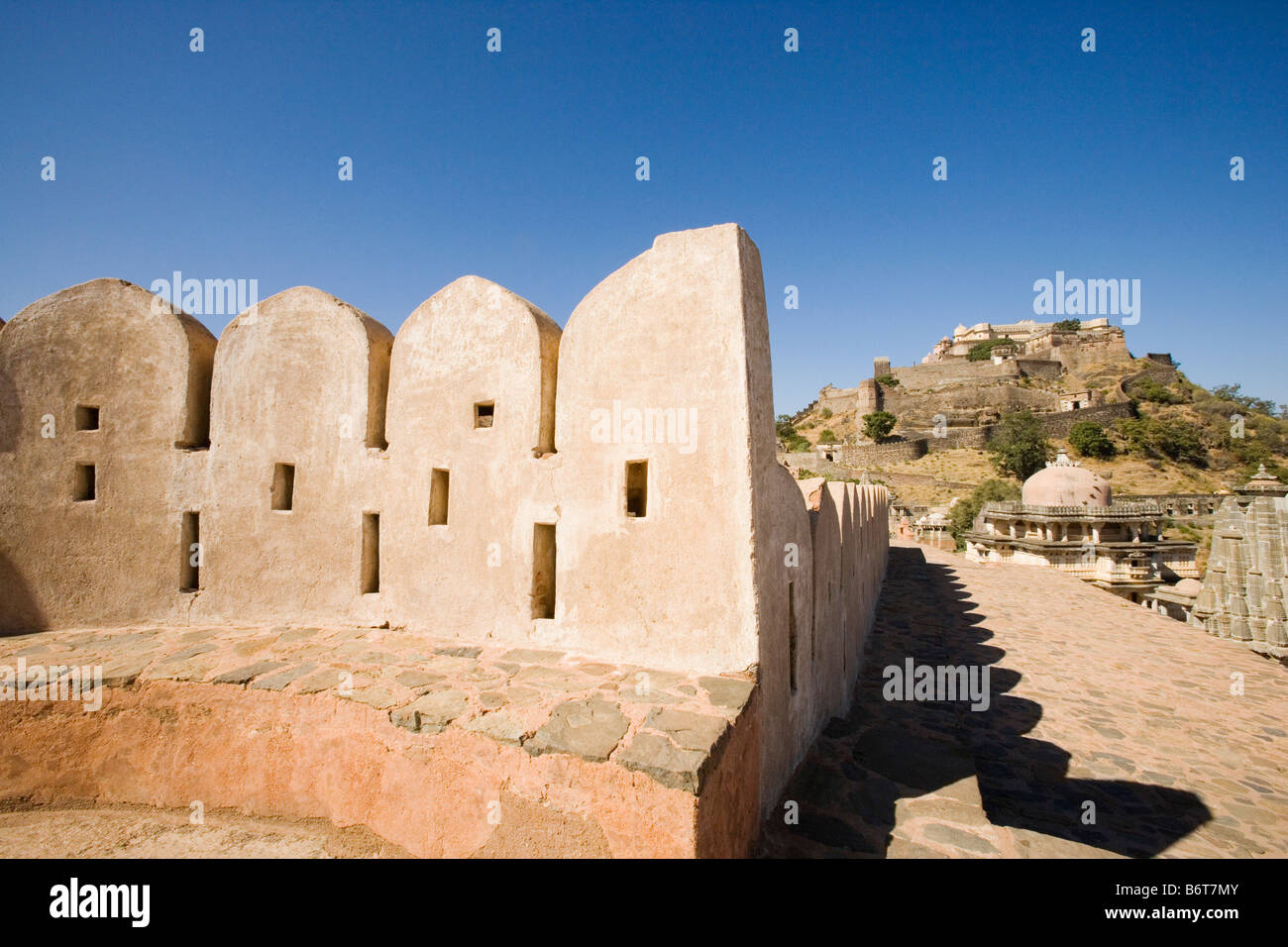 Wall of a fort, Kumbhalgarh Fort, Udaipur, Rajasthan, India Stock Photo ...
