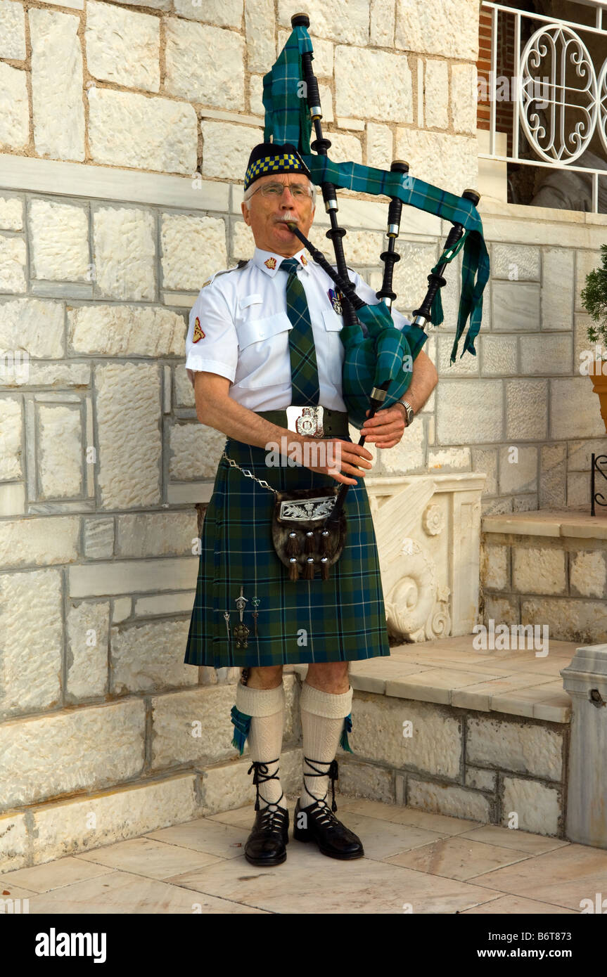 A scottish piper at a wedding in kifissia, Athens, Greece Stock Photo ...