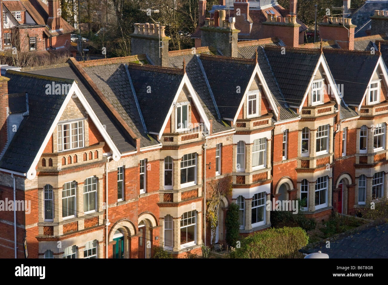 Edwardian terrace houses hi-res stock photography and images - Alamy