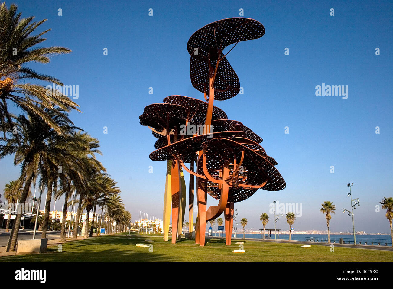 Sculpture on the promenade hi-res stock photography and images - Alamy