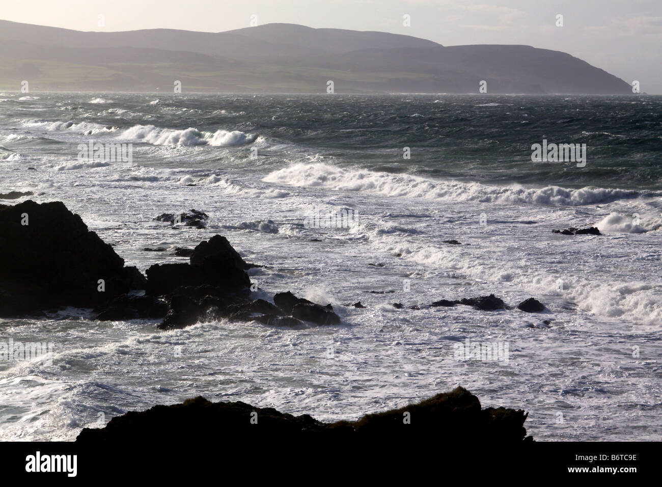 Waves breaking on the shore hi-res stock photography and images - Alamy