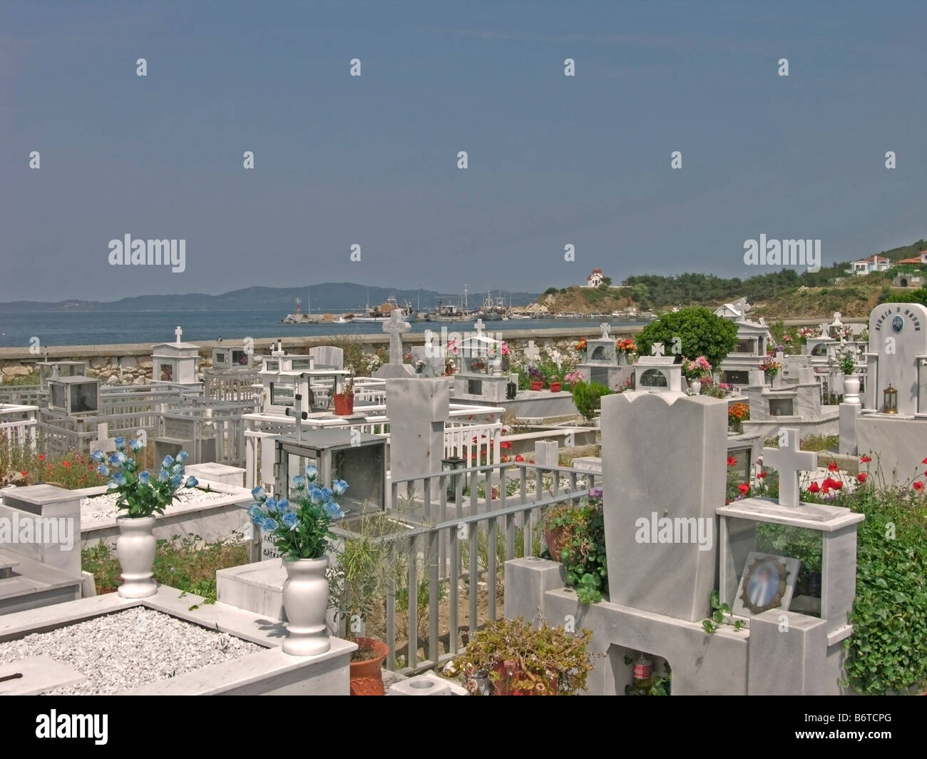 Greece orthodox cemetery sea hi-res stock photography and images - Alamy