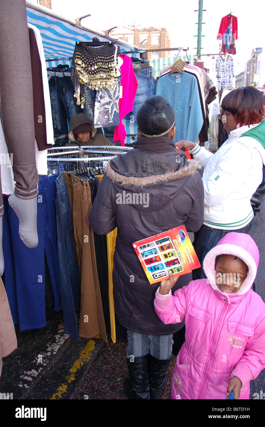 High street dalston london england hi-res stock photography and images ...