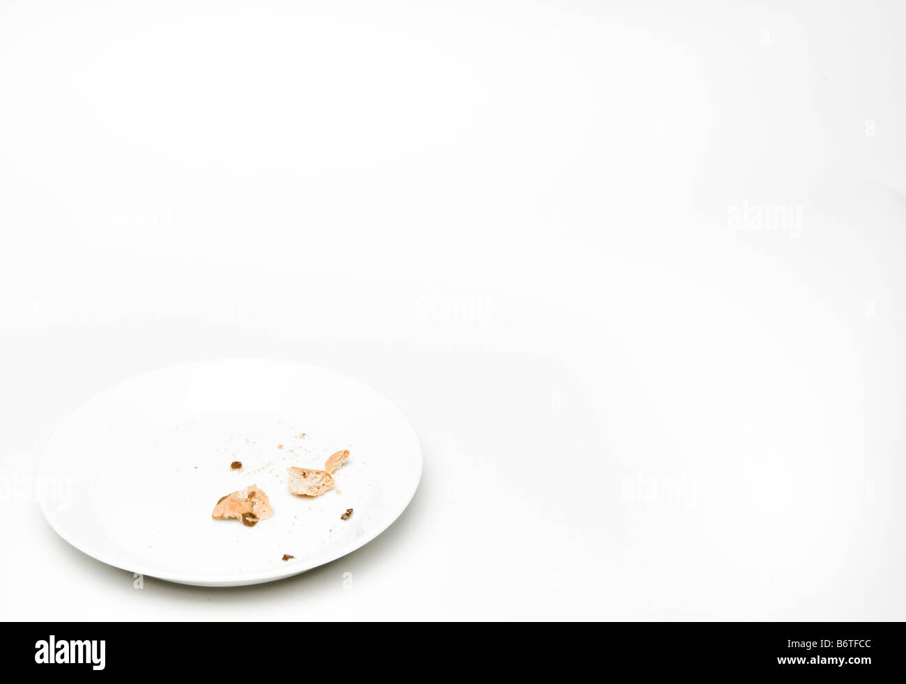 Cookie crumbs empty plate hi-res stock photography and images - Alamy