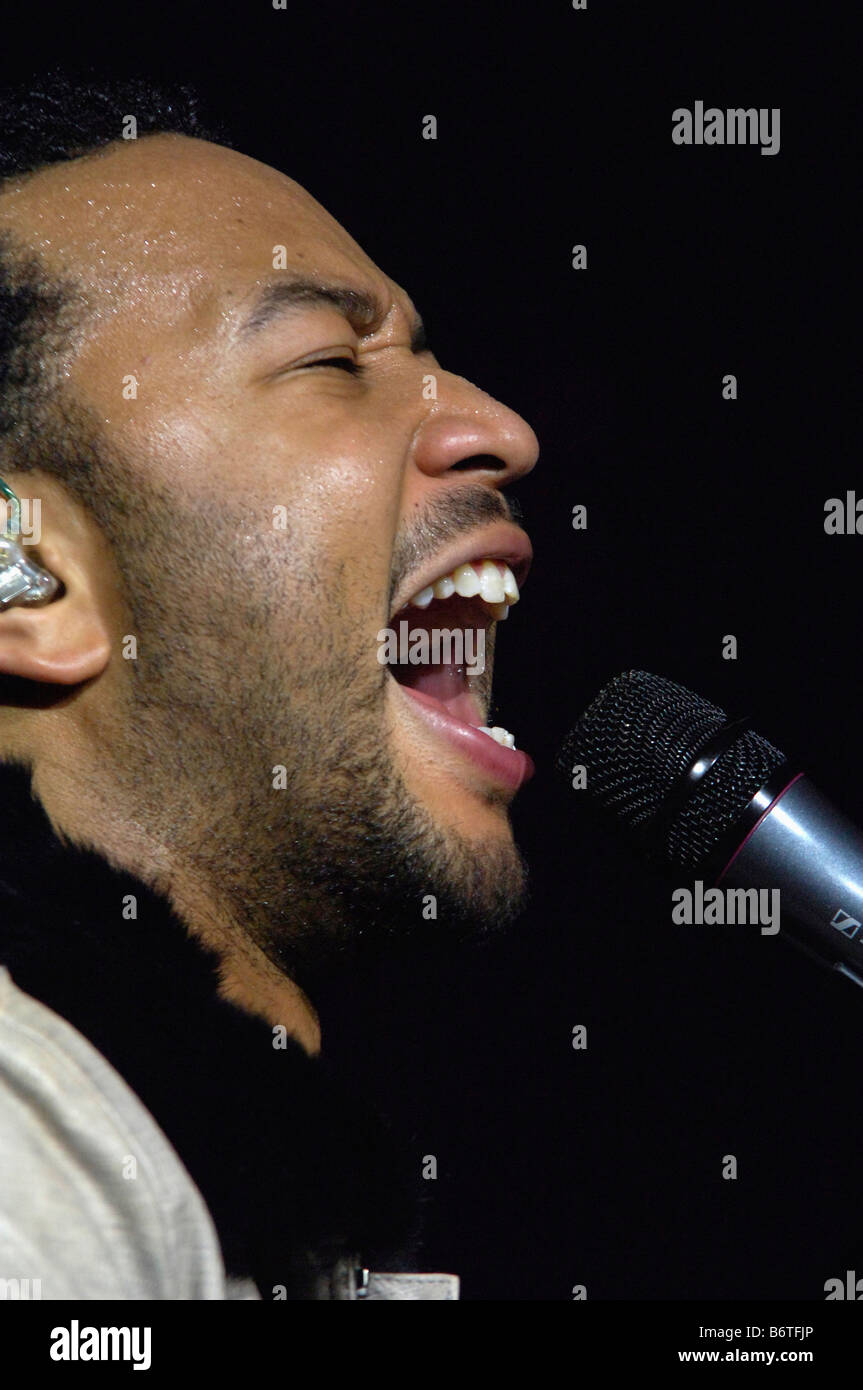 John legend performing on stage hi-res stock photography and images - Alamy