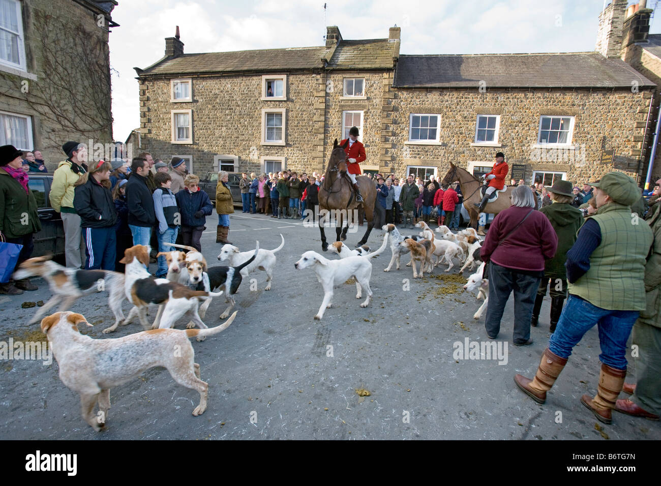 Boxing day Fox hunt meeting Masham Yorkshire UK Stock Photo - Alamy