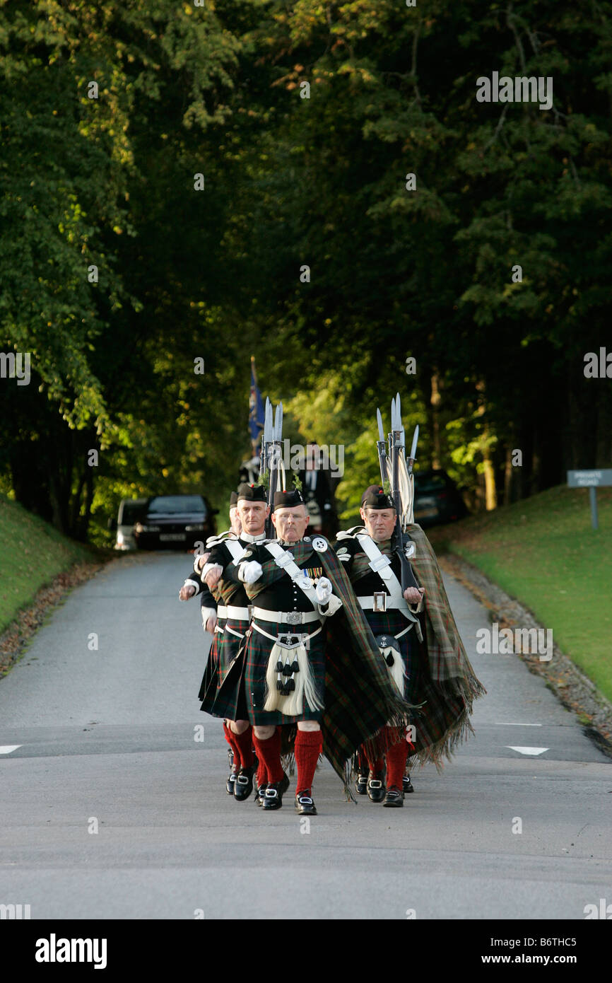 Atholl highlanders on parade blair hi-res stock photography and images ...