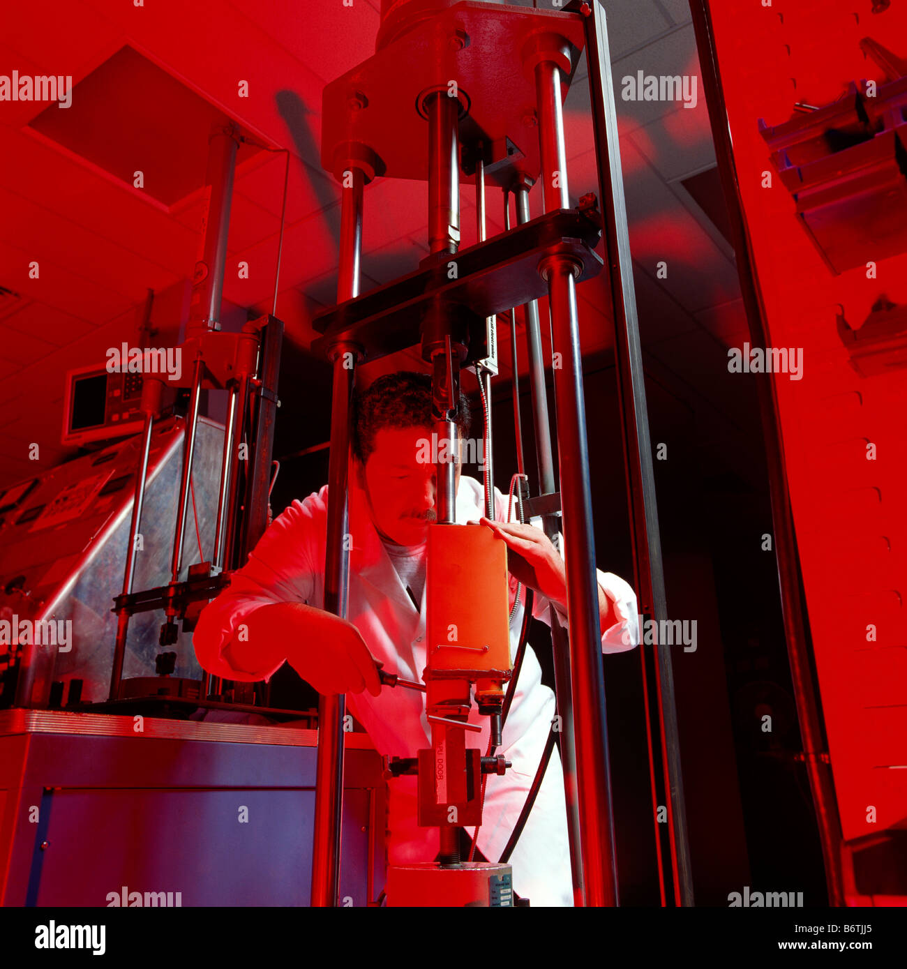 Load testing hi-res stock photography and images - Alamy