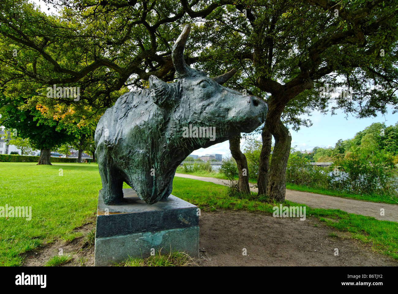 Cow bronze statue Copenhagen Denmark Stock Photo - Alamy