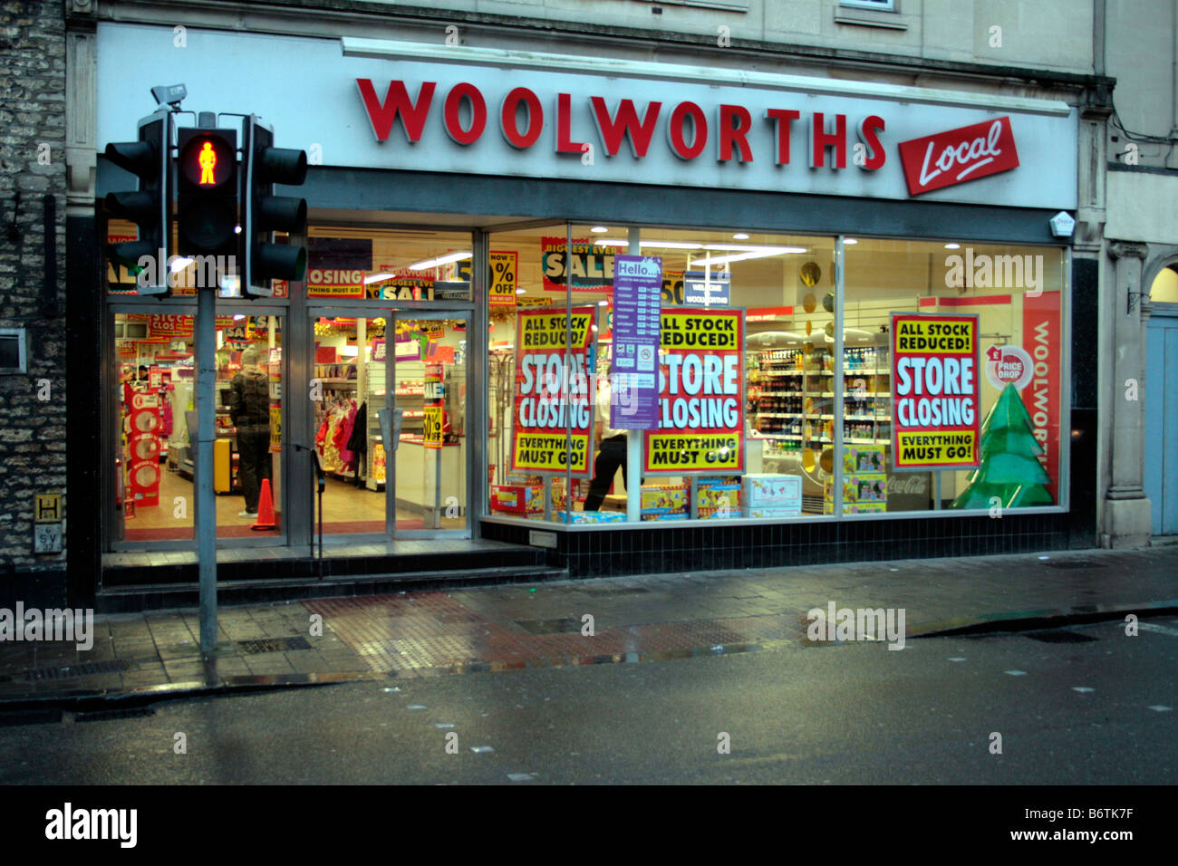 Woolworths Closing Down Sale December 2008 Stock Photo - Alamy