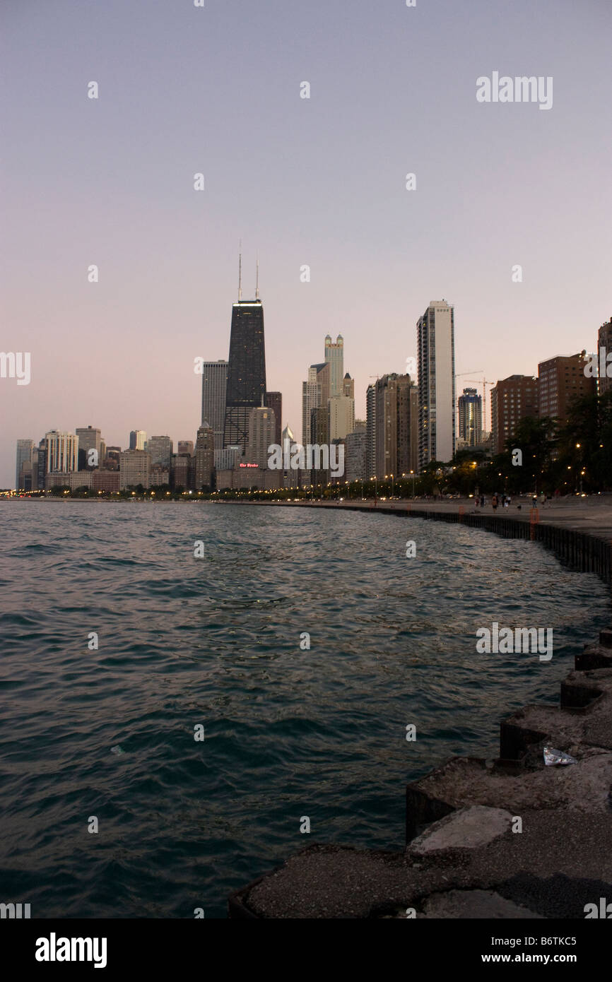 Chicago lakefront trail hi-res stock photography and images - Alamy