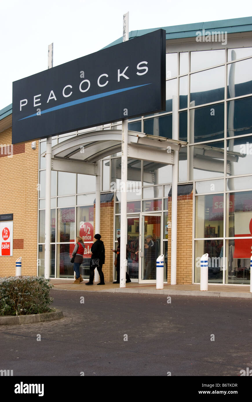 Peacocks shop hi-res stock photography and images - Alamy