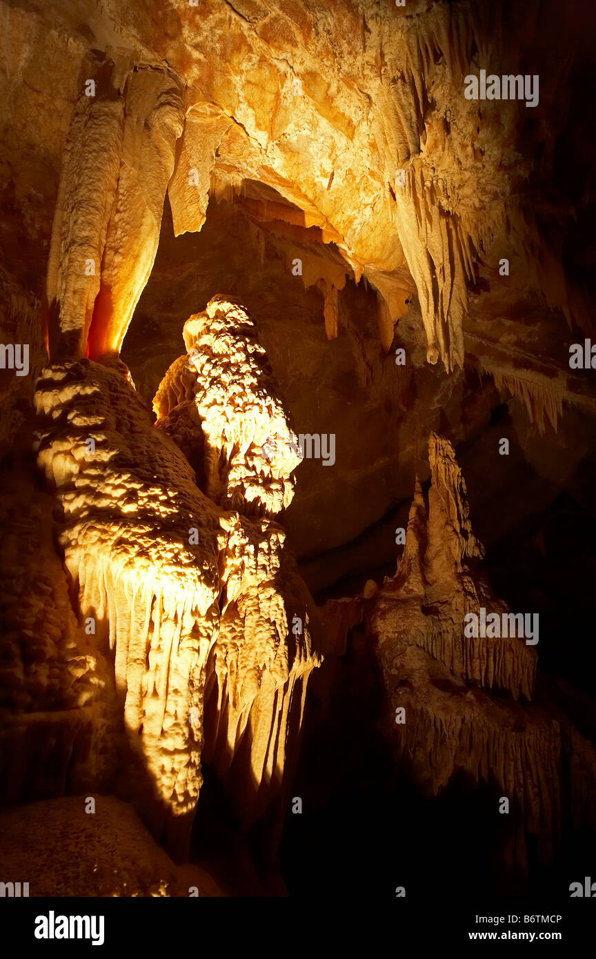 Stalagmites and Stalactites Lucas Cave Jenolan Caves Blue Mountains New ...