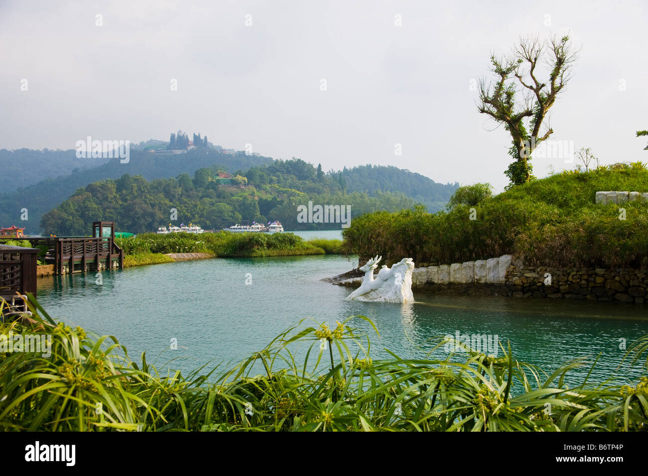 Moon pool vessel hi-res stock photography and images - Alamy