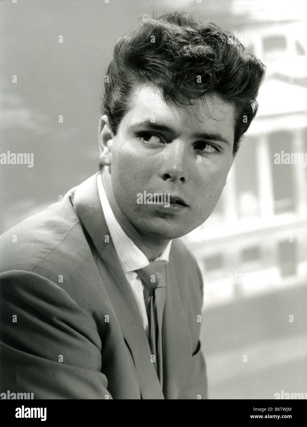 Cliff richard 1960 hi-res stock photography and images - Alamy