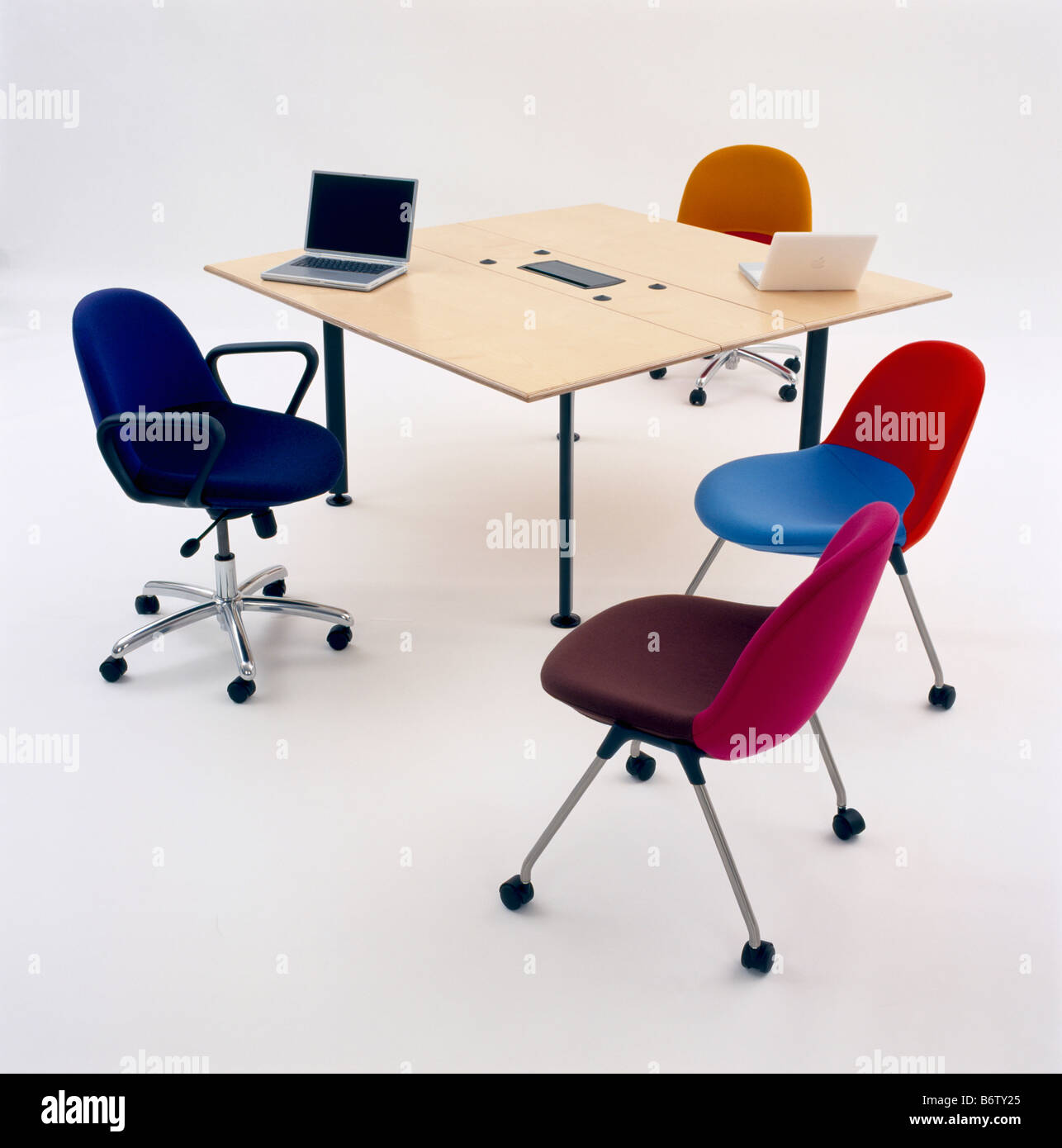 Chairs and laptops hi-res stock photography and images - Alamy