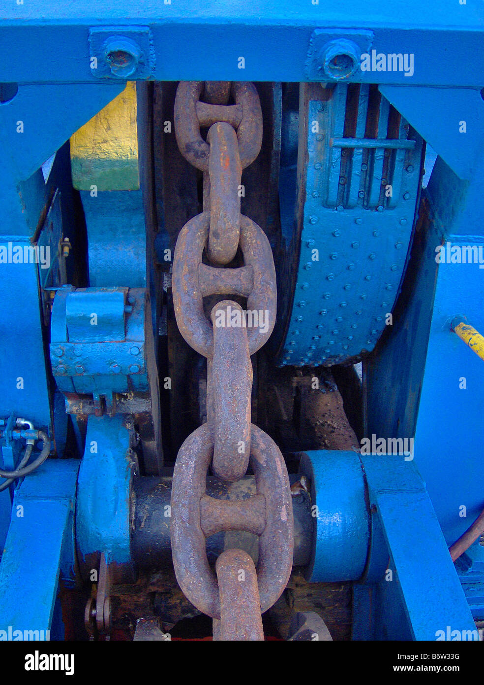ANCHOR WINCH ON DECK OF SEMI-SUBMERSIBLE OIL RIG Stock Photo - Alamy