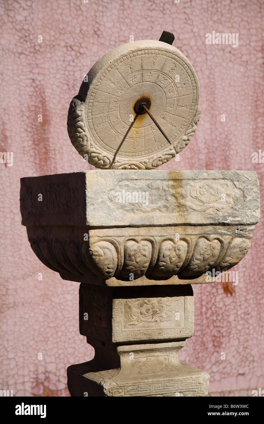 Ancient sundial china hi-res stock photography and images - Alamy