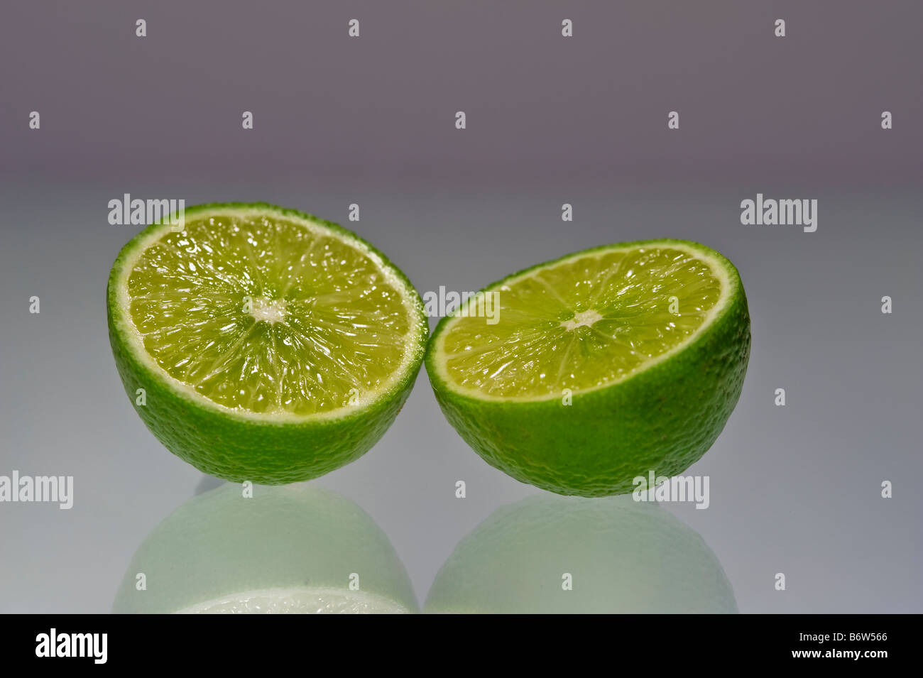 lime sliced in half Stock Photo - Alamy