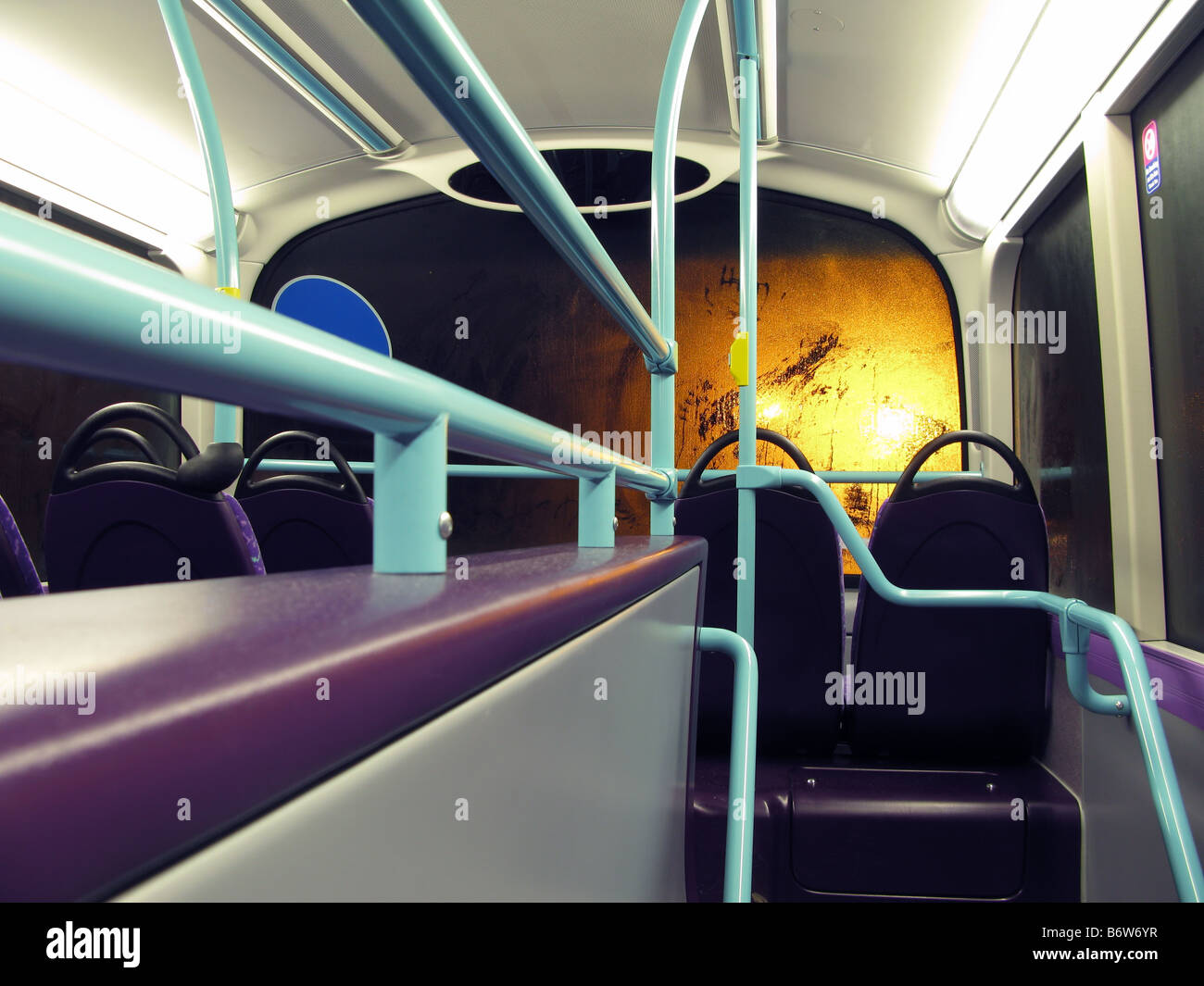 Upper deck bus hi-res stock photography and images - Alamy