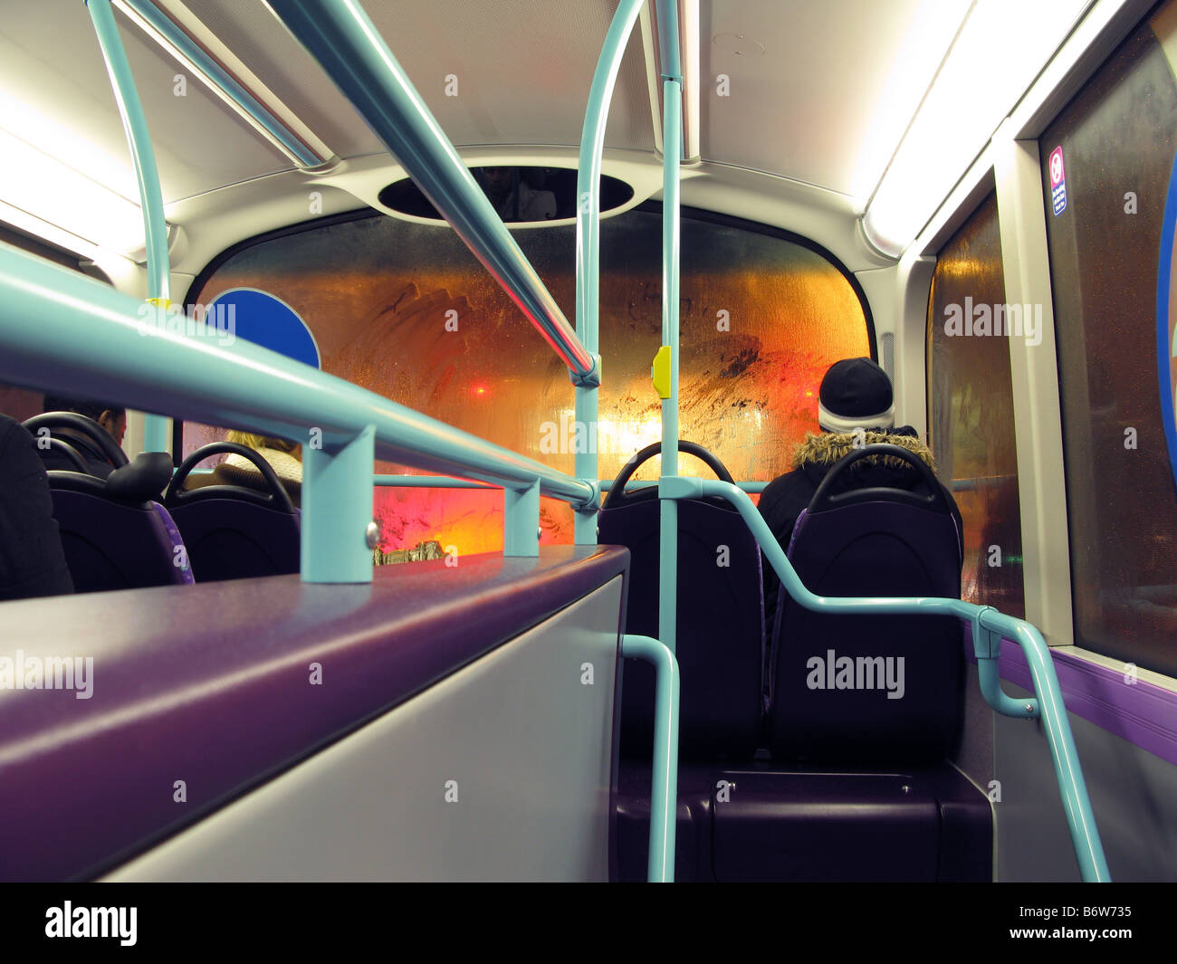 Upper deck bus hi-res stock photography and images - Alamy