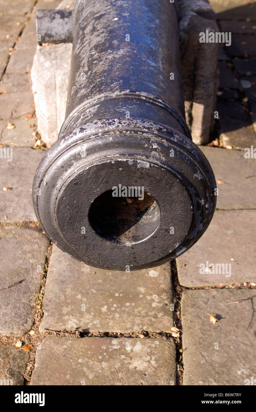 Gun muzzle hi-res stock photography and images - Alamy