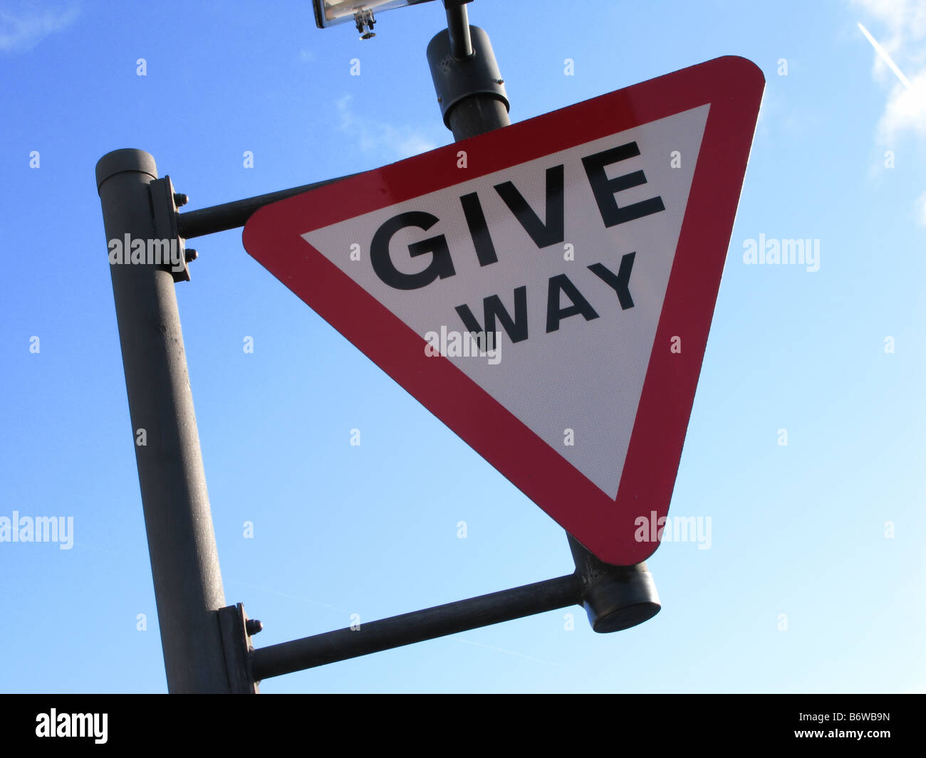 Give Way road sign Stock Photo - Alamy