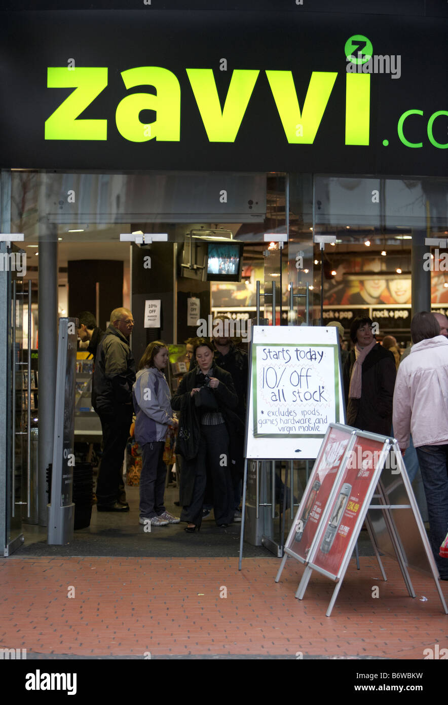 Store re placed hi-res stock photography and images - Alamy