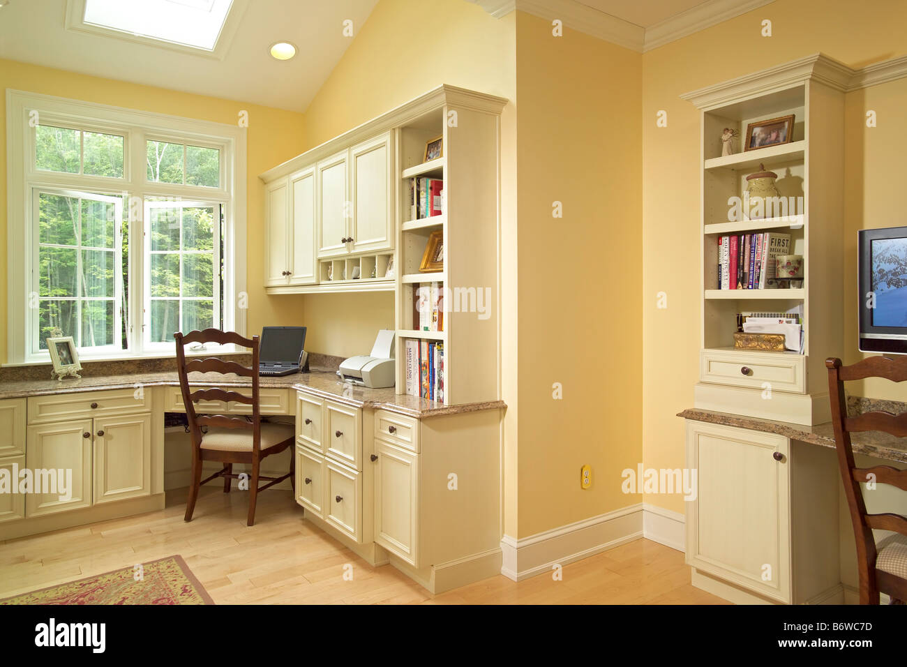 Work stations hi-res stock photography and images - Alamy