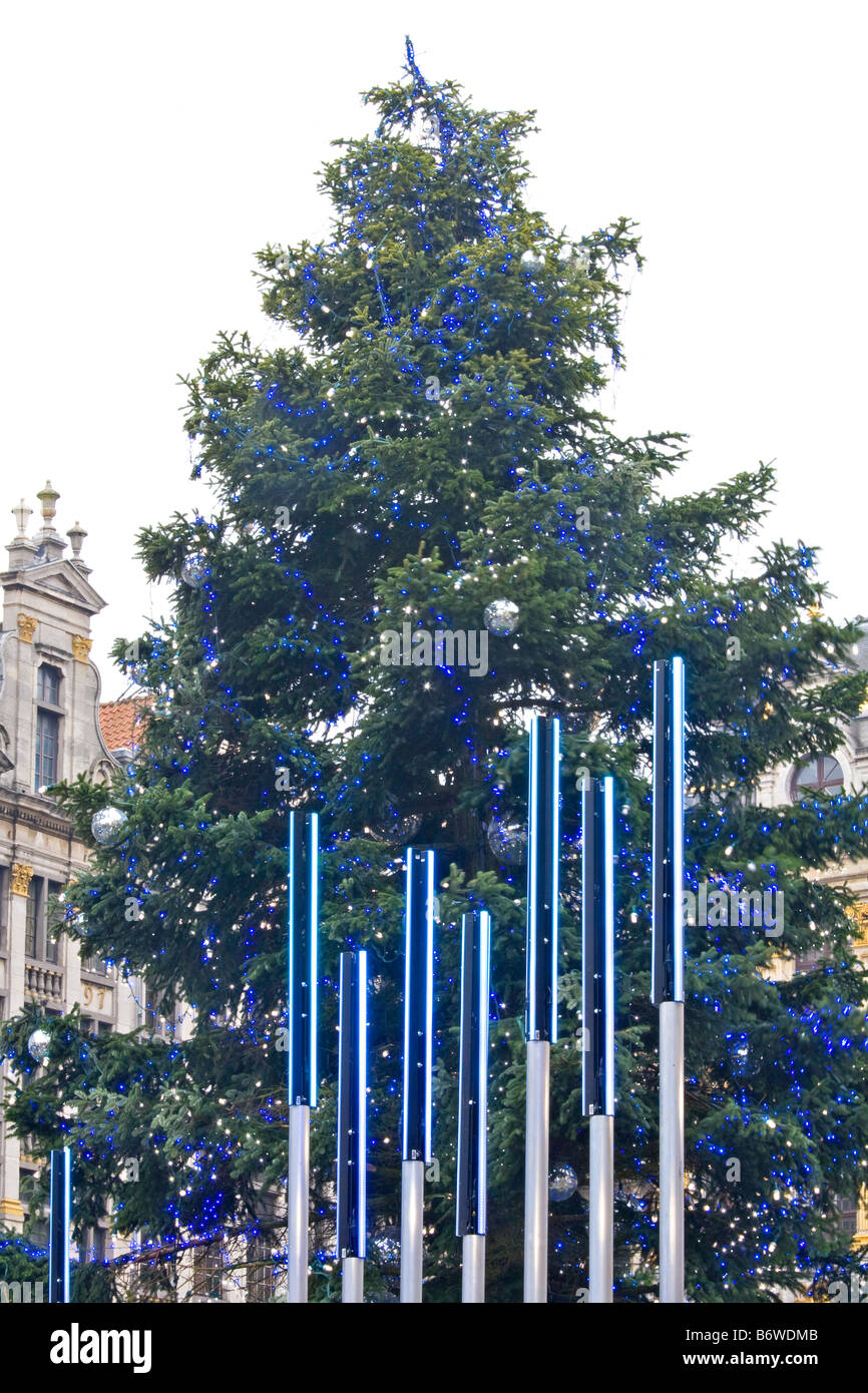 Christmas illuminations grand place brussels hi-res stock photography ...