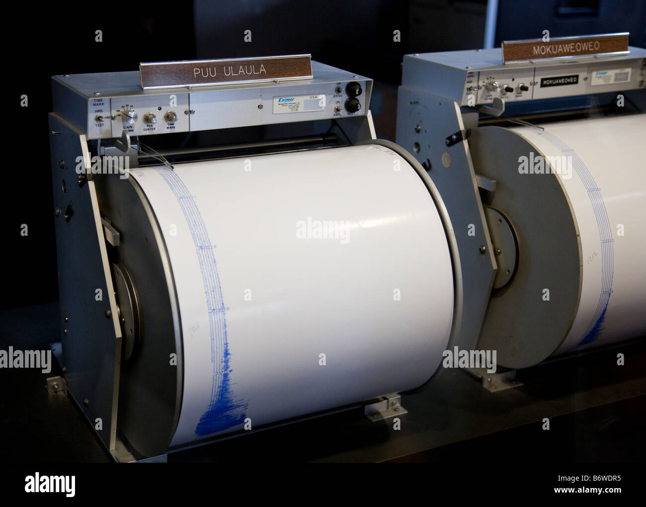 Seismograph hi-res stock photography and images - Alamy