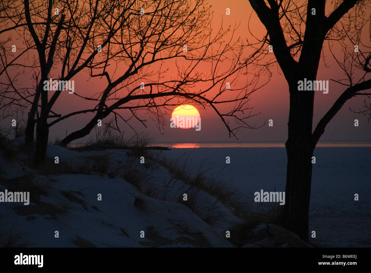 Setting of the sun winter hi-res stock photography and images - Alamy