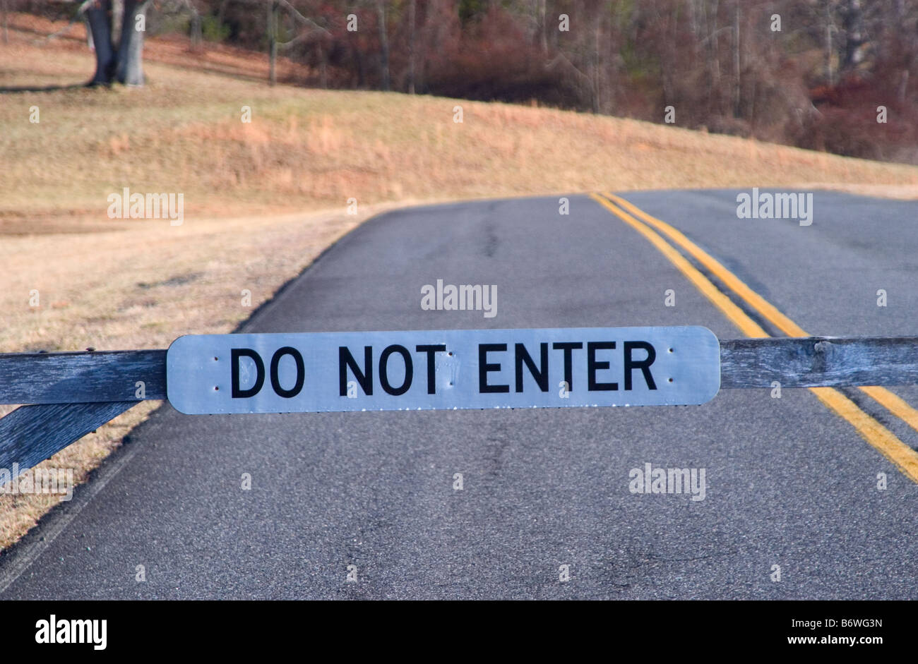Do Not Enter sign blocking access to road Stock Photo - Alamy