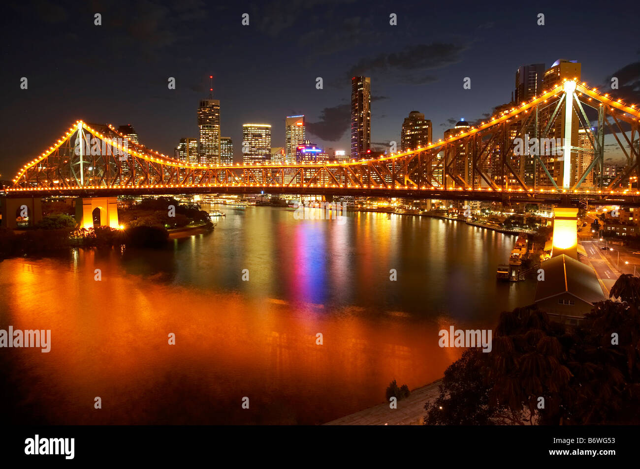 Story bridge brisbane night time hi-res stock photography and images ...