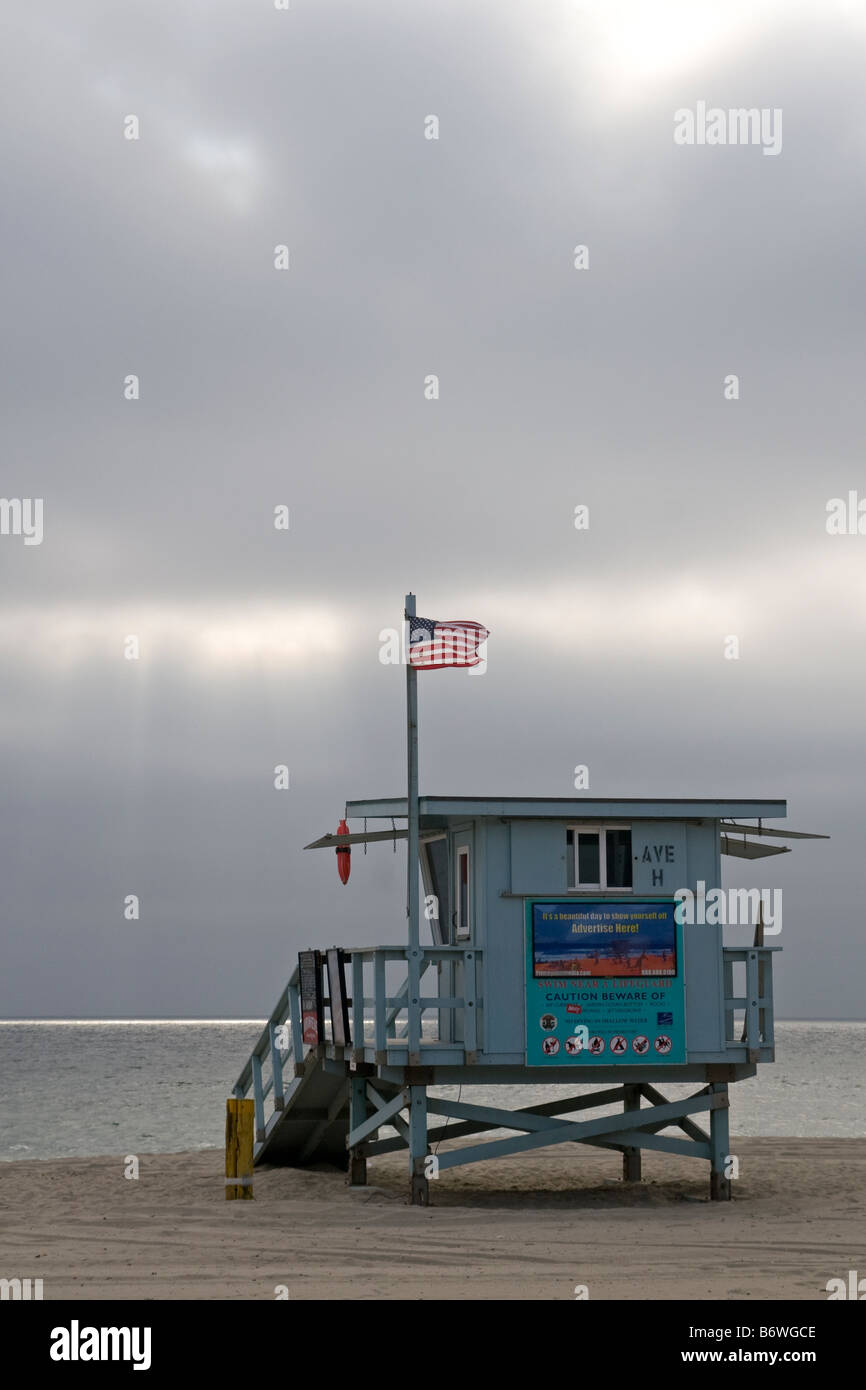 Life guard tower on Redondo Beach Stock Photo - Alamy