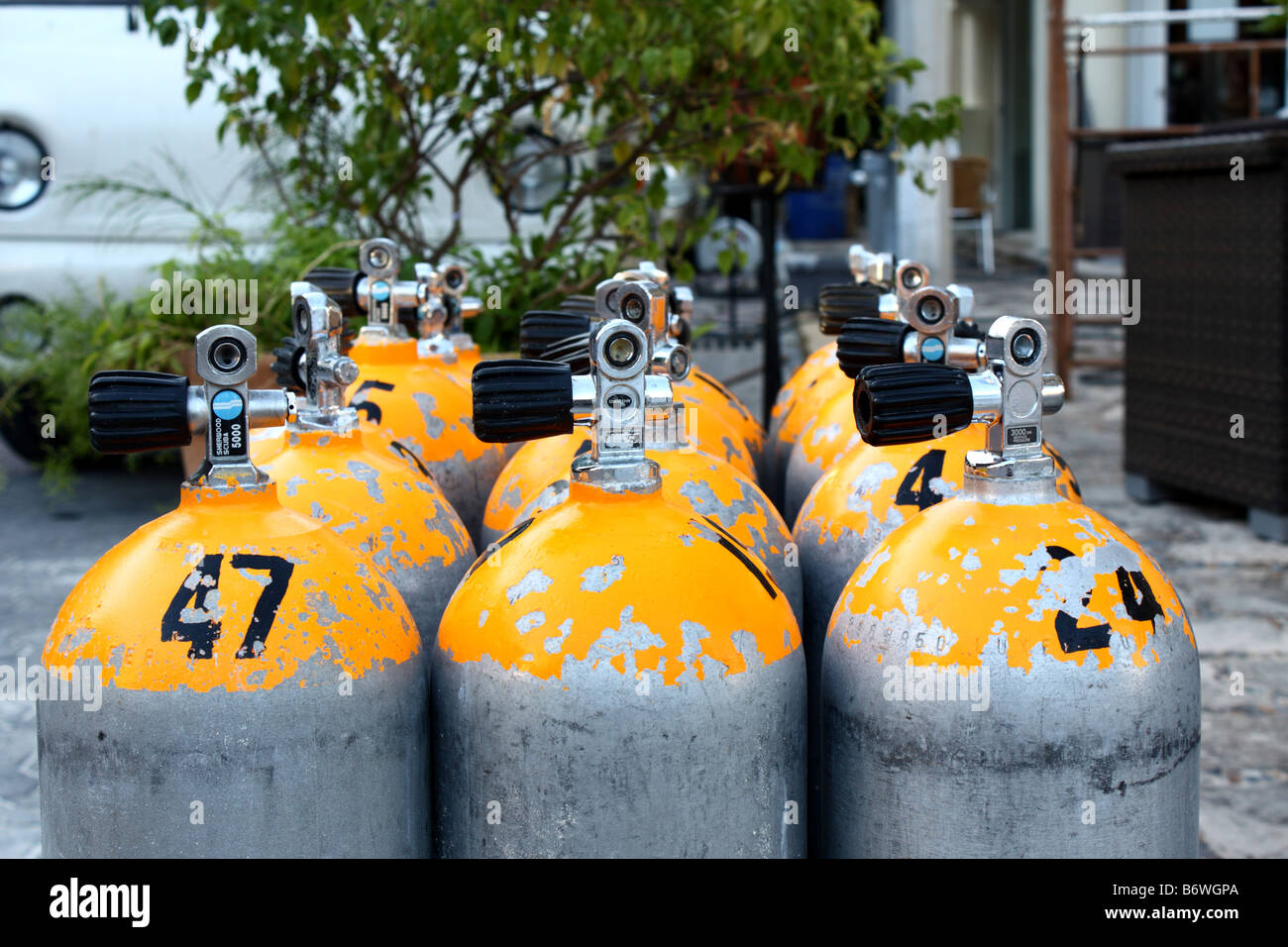 Scuba tank hi-res stock photography and images - Alamy