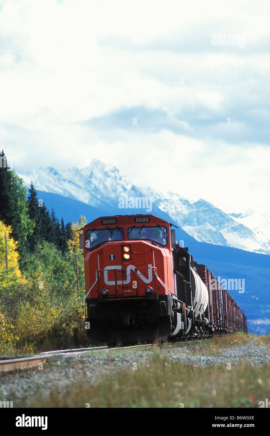 Cn train at jasper hi-res stock photography and images - Alamy